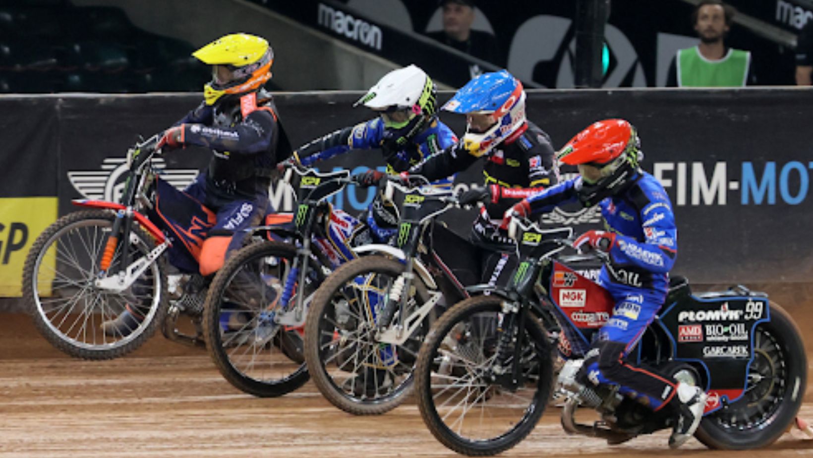 Why Starting From The Outside Lane Requires A Different Tactic In ...